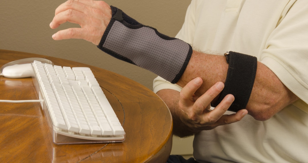 ARE YOU AT RISK FOR A REPETITIVE STRESS INJURY ARE YOU AT RISK FOR A REPETITIVE STRESS INJURY